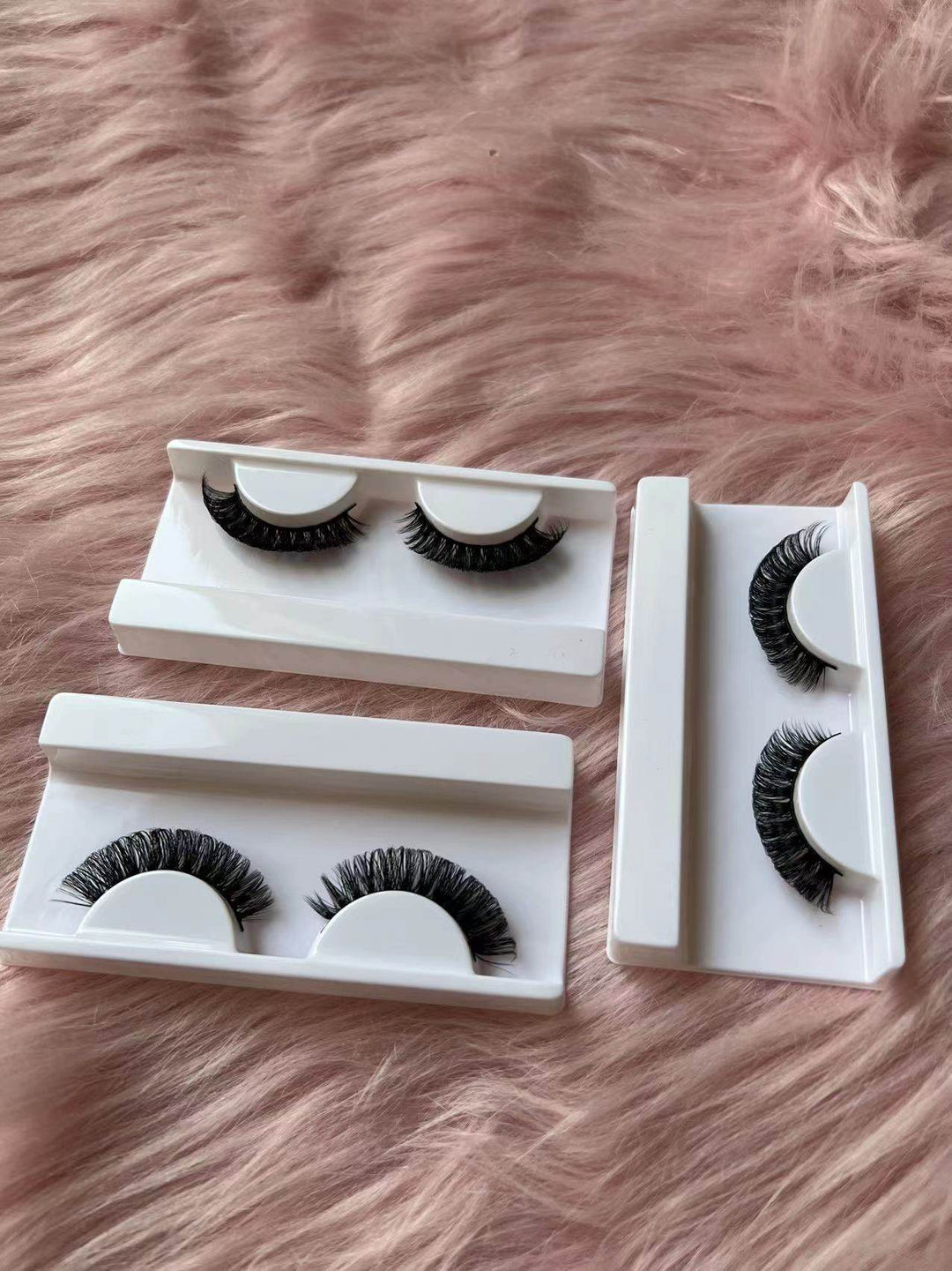 Trip Hazard Lash (Gold collection) – Meggi Lashes